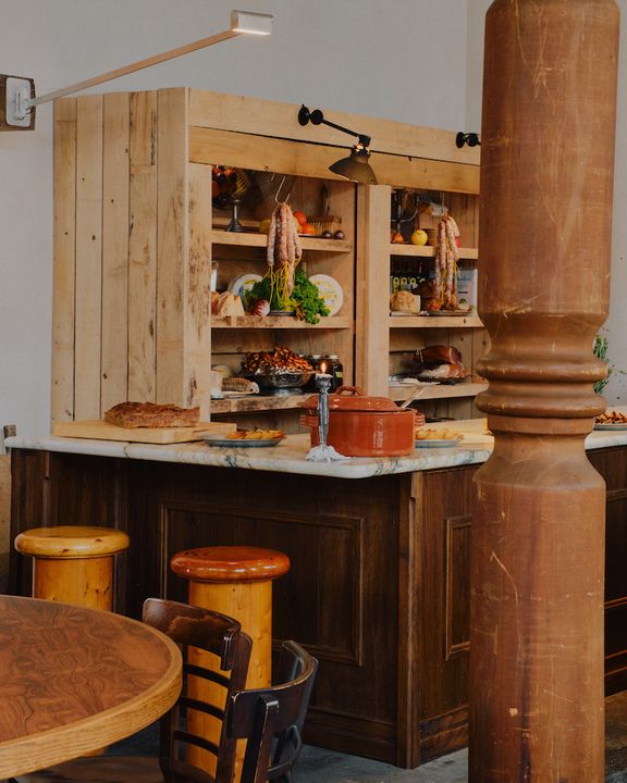 Au Coin : sublime café et bar à vin ouvert 7/7 - Tastet