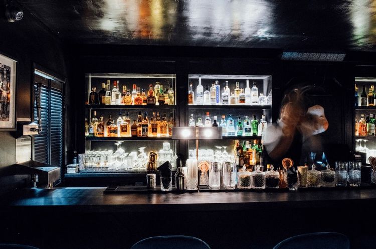 Big in Japan Bar : un des plus beaux bars (cachés) de Montréal - Tastet