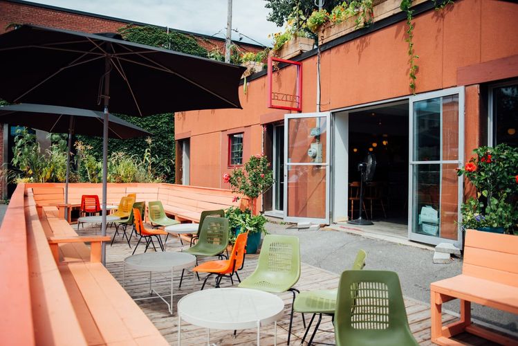 Taverne Atlantic: The beautiful new bar in Montreal's Mile-Ex - Tastet